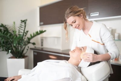 Verwöhnzeit im dm friseur- und kosmetikstudio - AT Sillpark DE